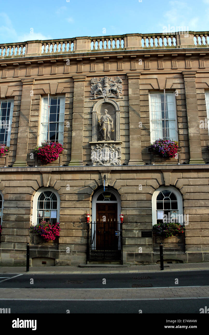 Warwick court hi-res stock photography and images - Alamy