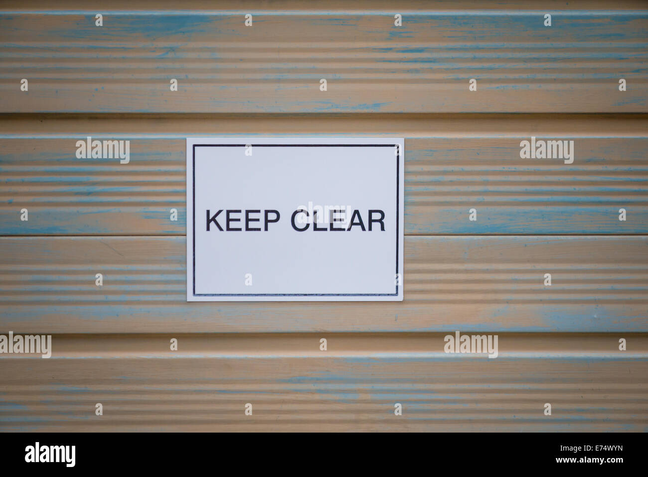 "Keep clear" sign Stock Photo - Alamy