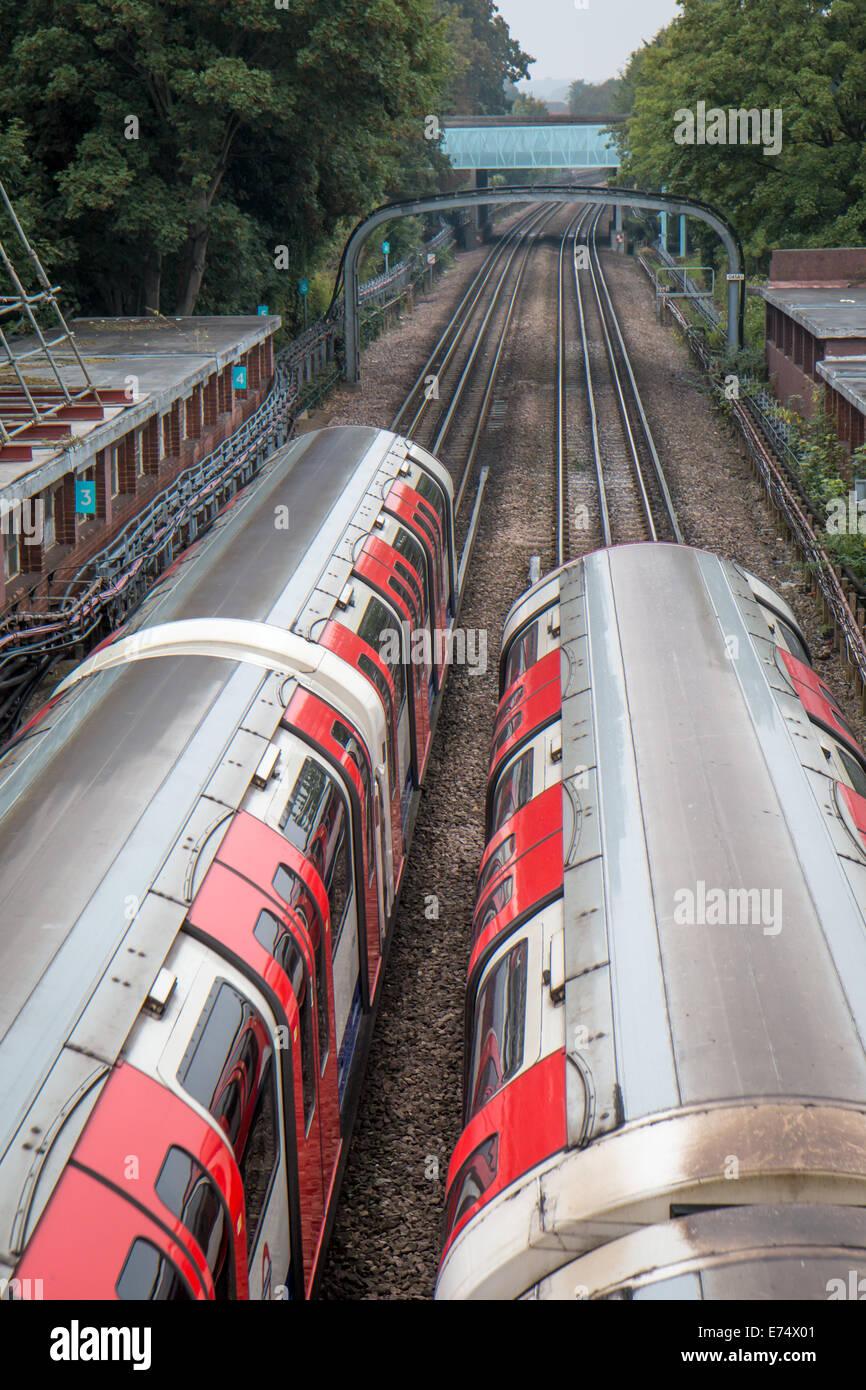 Tube trains hi-res stock photography and images - Alamy