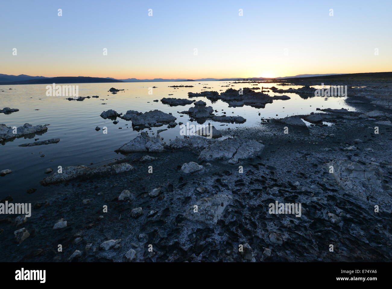Californian landscape with lake and mountains hi-res stock photography ...