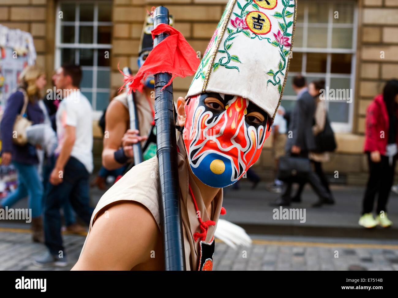 Edinburgh festival street mask hi-res stock photography and images - Alamy
