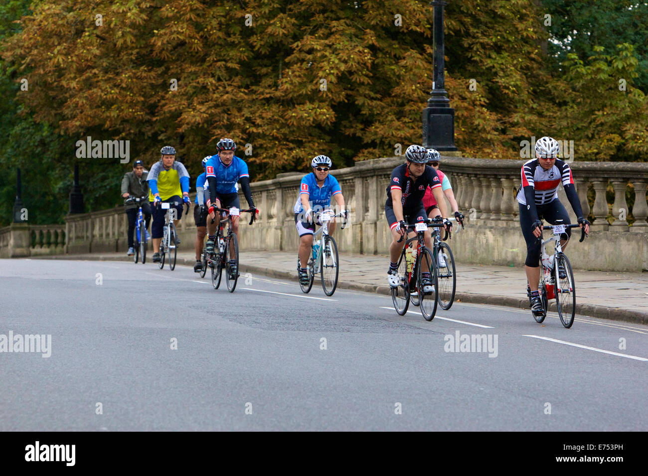 Sunday 7th September 2014. Oxford, UK. Several hundred cyclists take ...