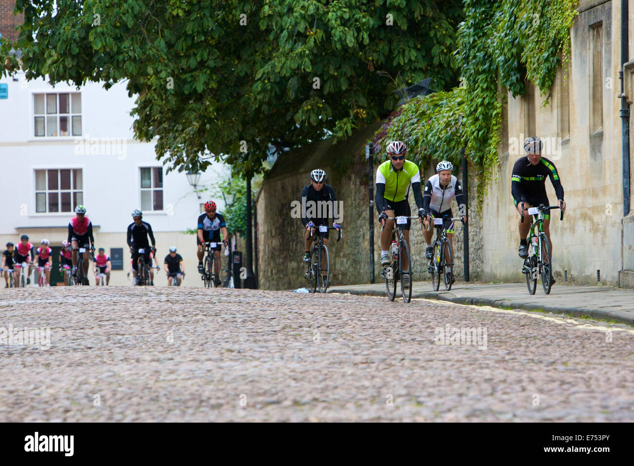 Sunday 7th September 2014. Oxford, UK. Several hundred cyclists take ...