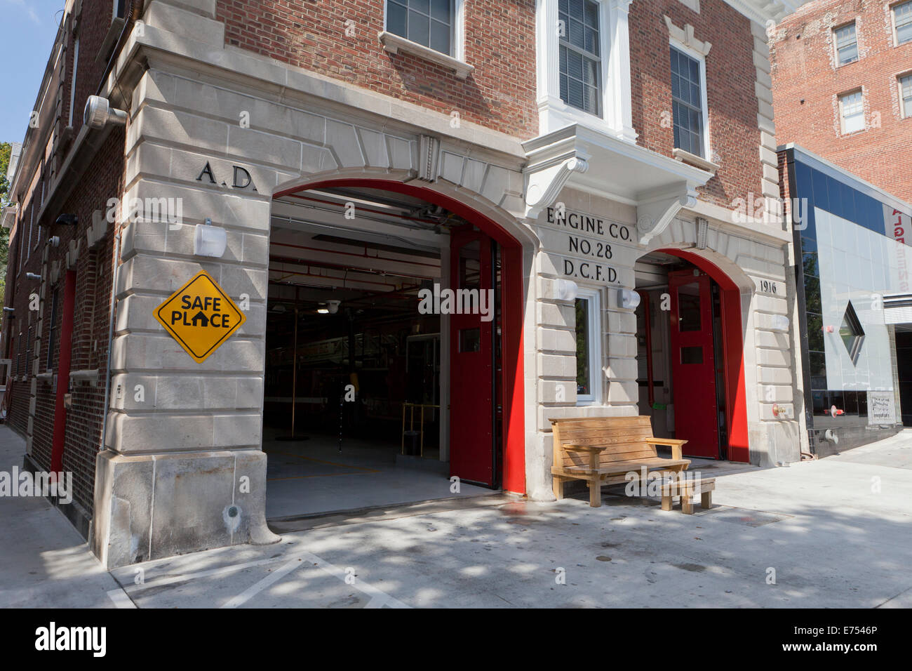 Engine company 26 hi-res stock photography and images - Alamy
