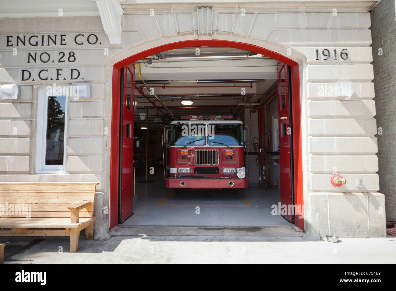Fire truck station usa hi-res stock photography and images - Alamy