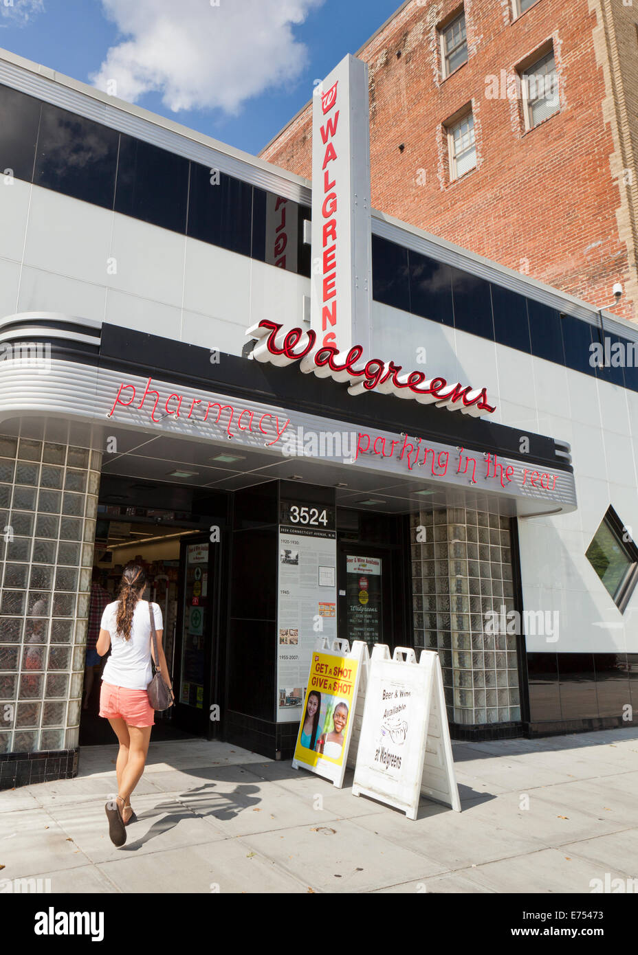 Walgreens hi-res stock photography and images - Alamy