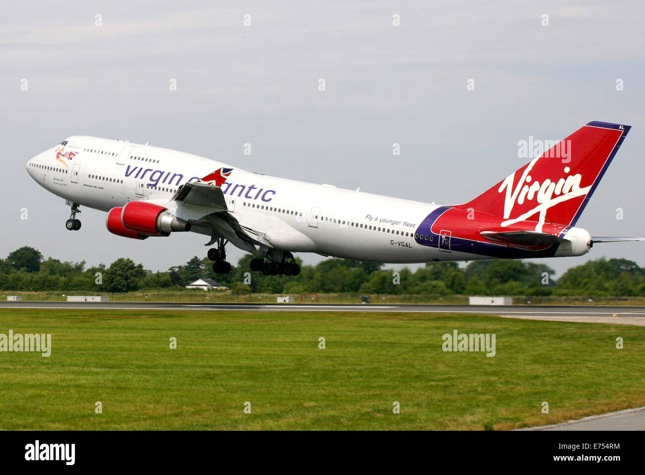 Manchester airport boeing 747 hi-res stock photography and images - Alamy