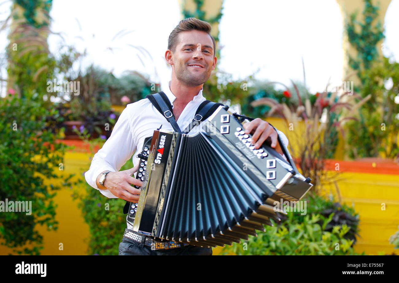 Florian Singer High Resolution Stock Photography and Images - Alamy