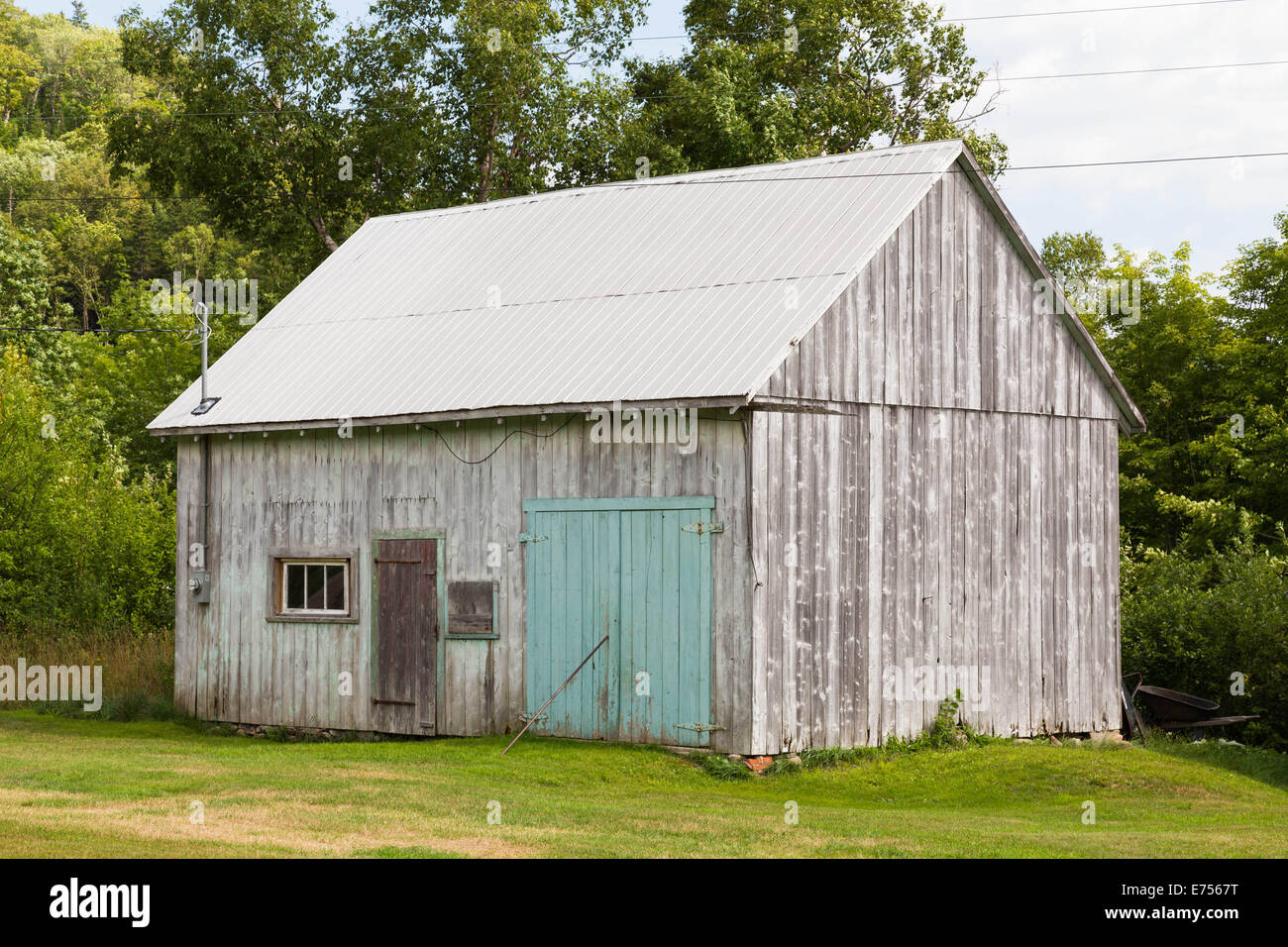 Old wooden shed hi-res stock photography and images - Alamy