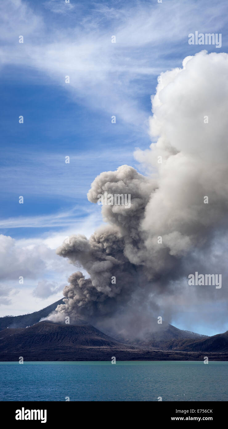 Mount tavurvur hi-res stock photography and images - Alamy