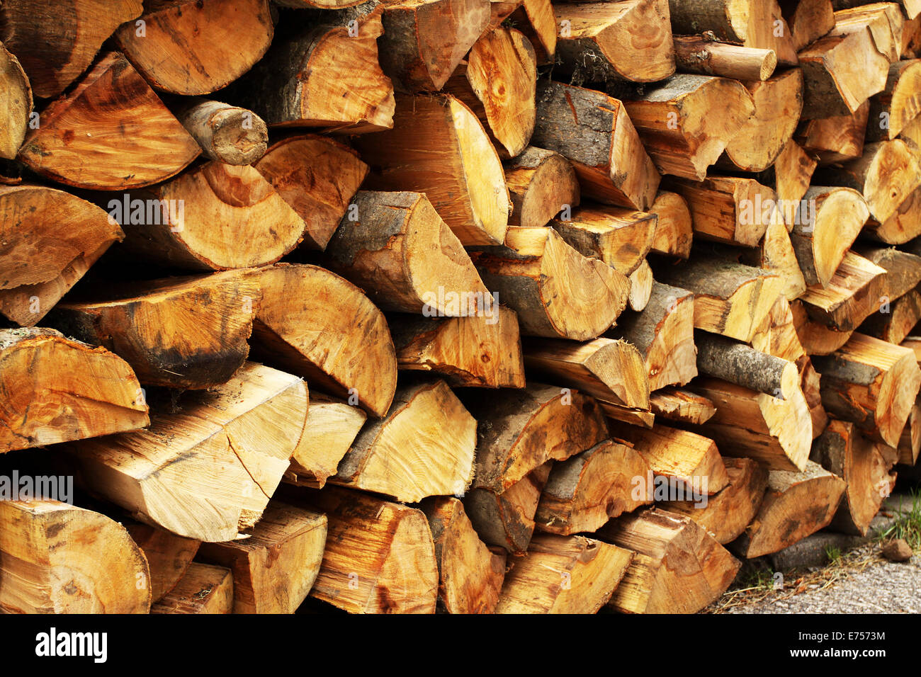 Firewood textured, background, timber, cut wood Stock Photo - Alamy