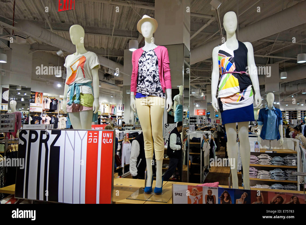 Atlantic terminal shopping mall hi-res stock photography and images - Alamy