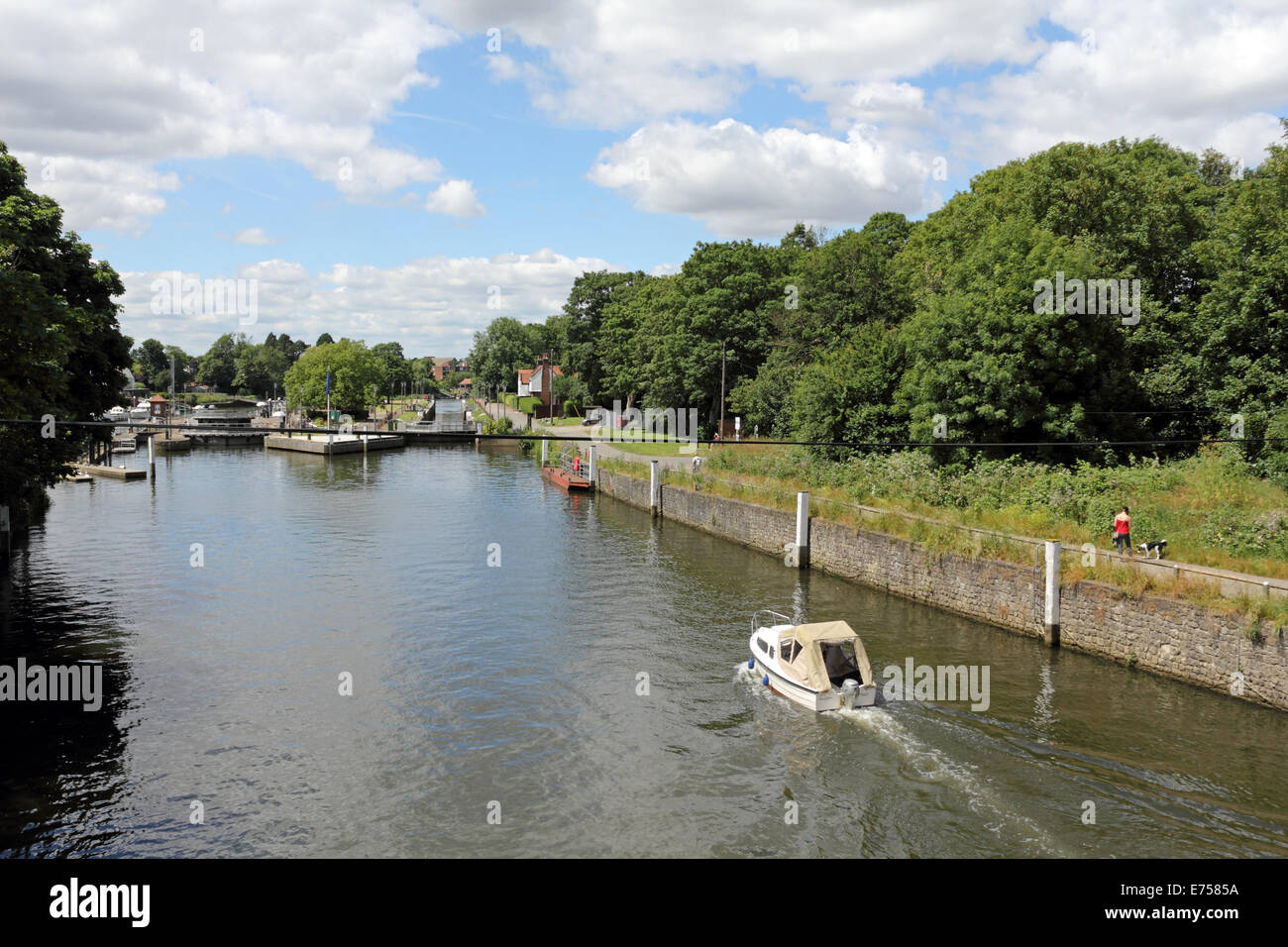 The River Thames at Teddington Lock London UK Stock Photo - Alamy