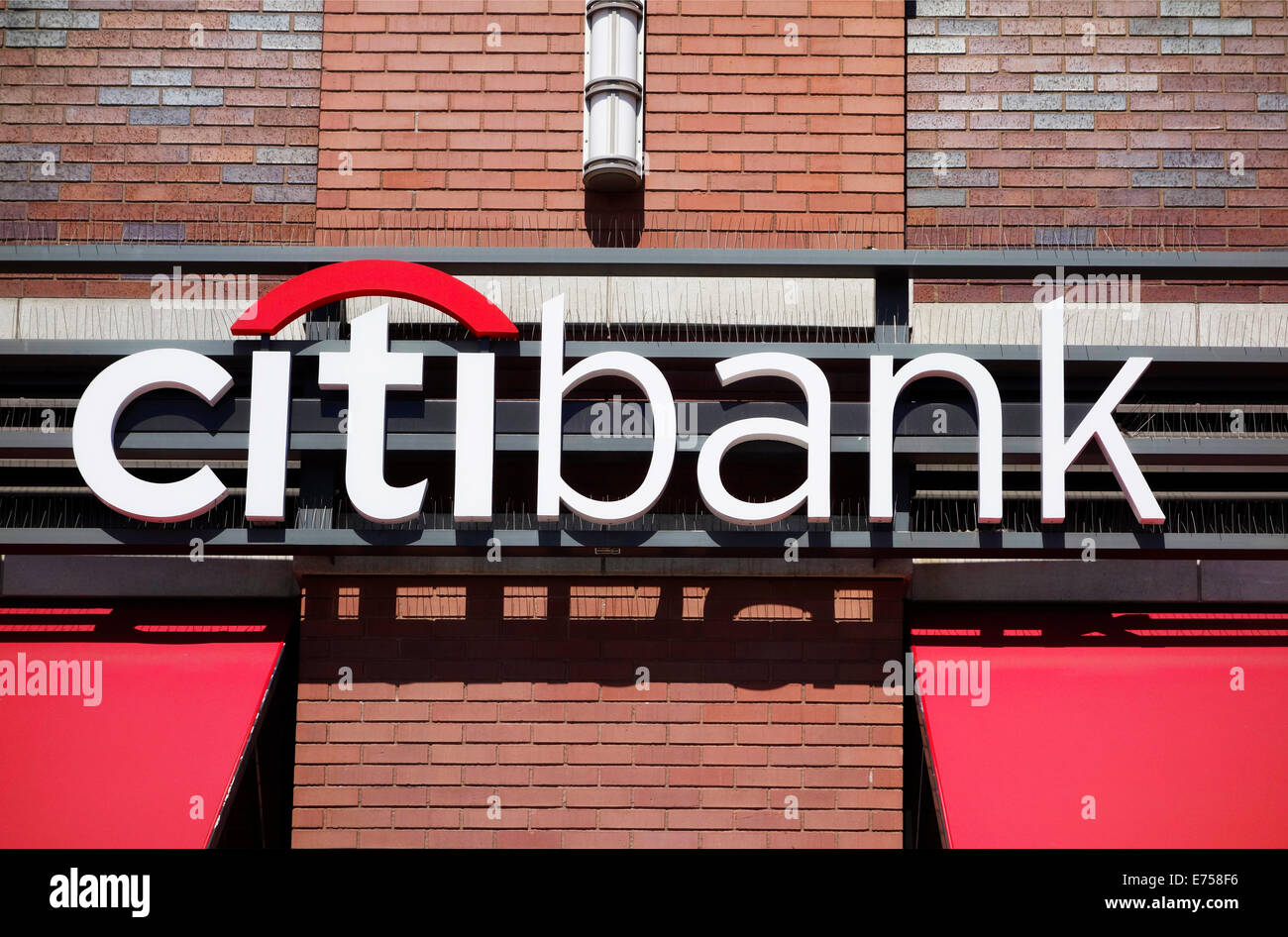 Atlantic terminal mall hi-res stock photography and images - Alamy