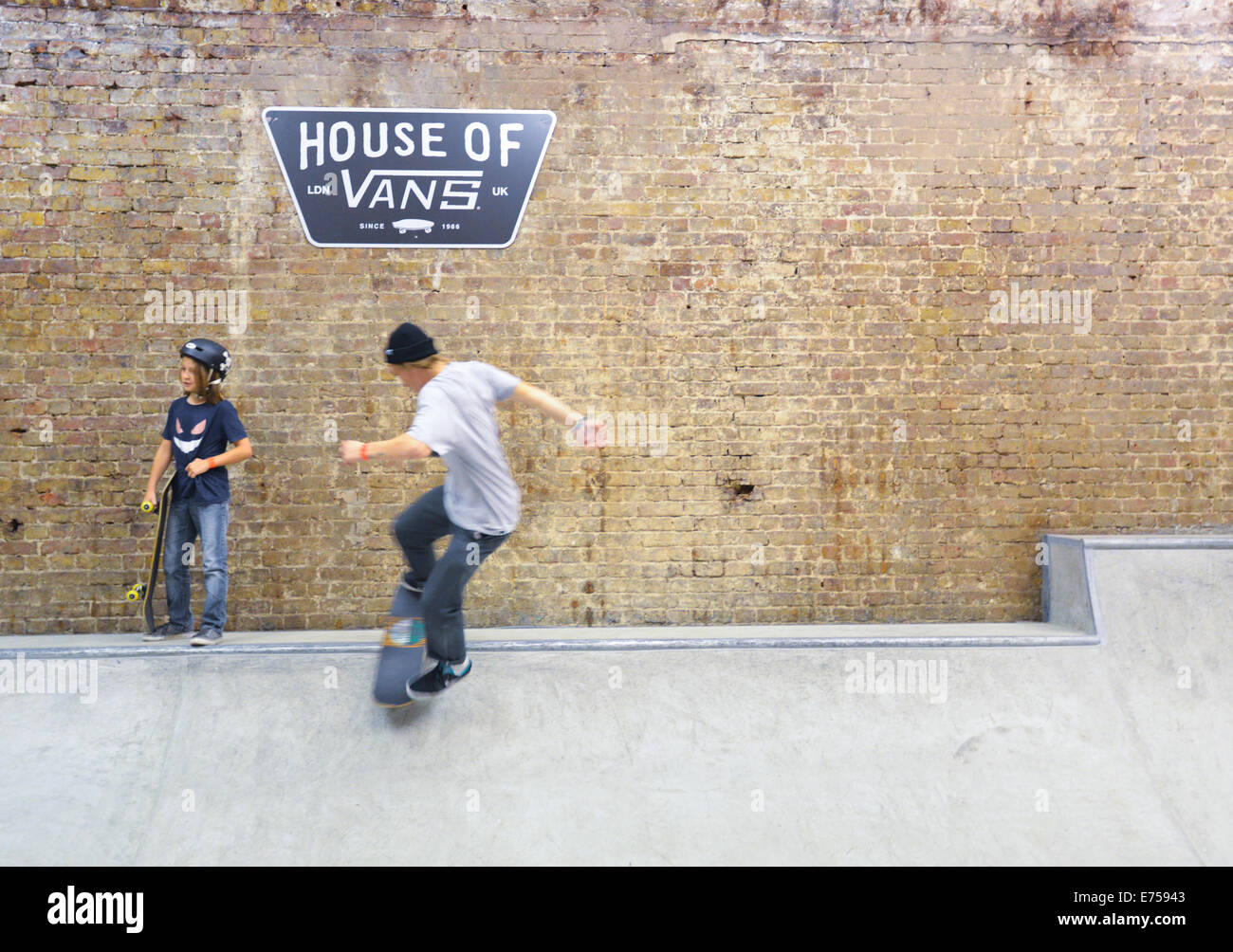 Waterloo station tunnels old hi-res stock photography and images - Alamy
