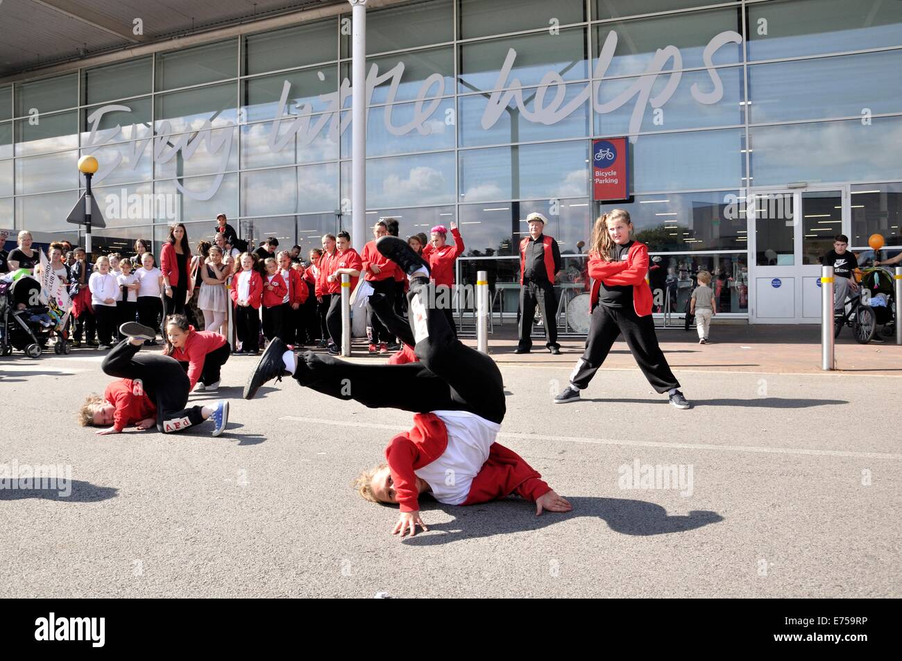 Gorton, Manchester, UK. 7th Sep, 2014. Gorton Carnival Parade on way to ...