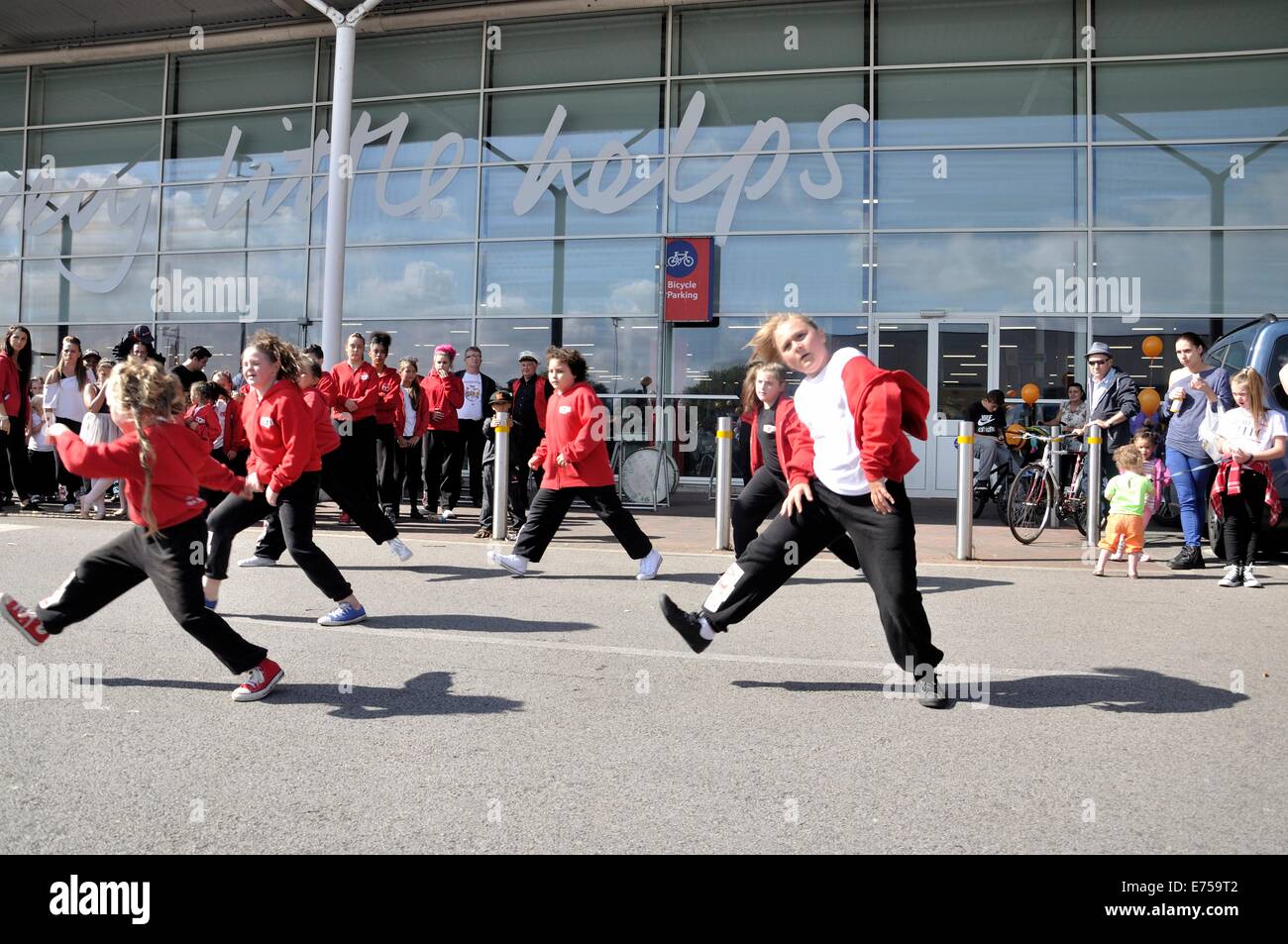 Gorton, Manchester, UK. 7th Sep, 2014. Gorton Carnival Parade on way to ...