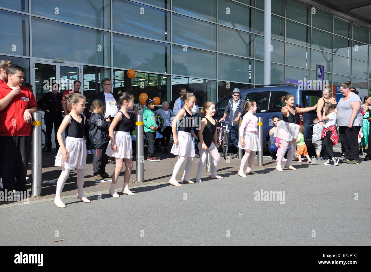Gorton, Manchester, UK. 7th Sep, 2014. Gorton Carnival Parade on way to ...