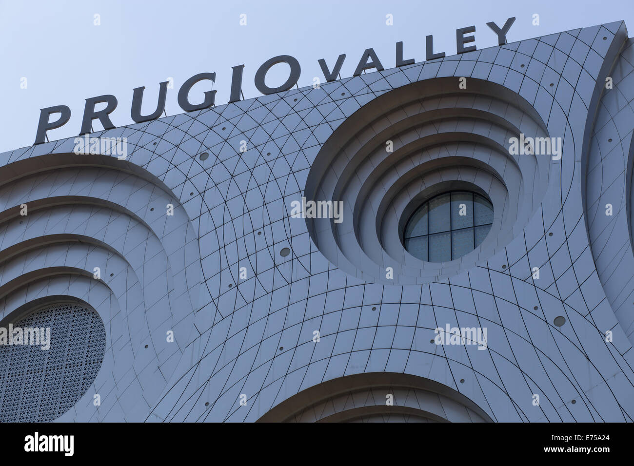 Prugio Valley, building in Seoul South Korea. Architect: Unsangdong ...