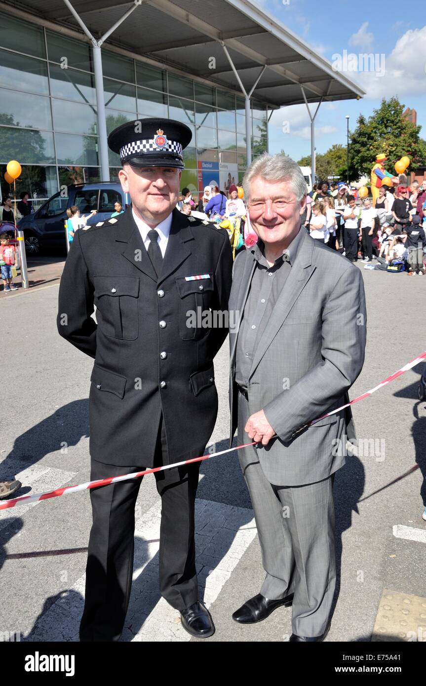 Gorton, Manchester, UK. 7th Sep, 2014. Gorton Carnival Parade on way to ...