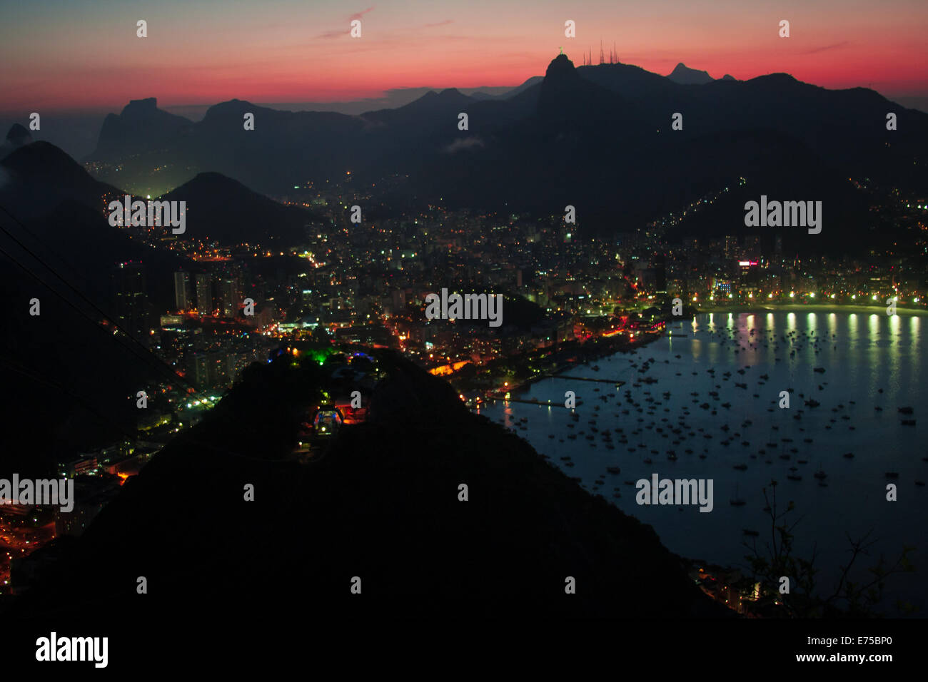 Rio cable car night hi-res stock photography and images - Alamy