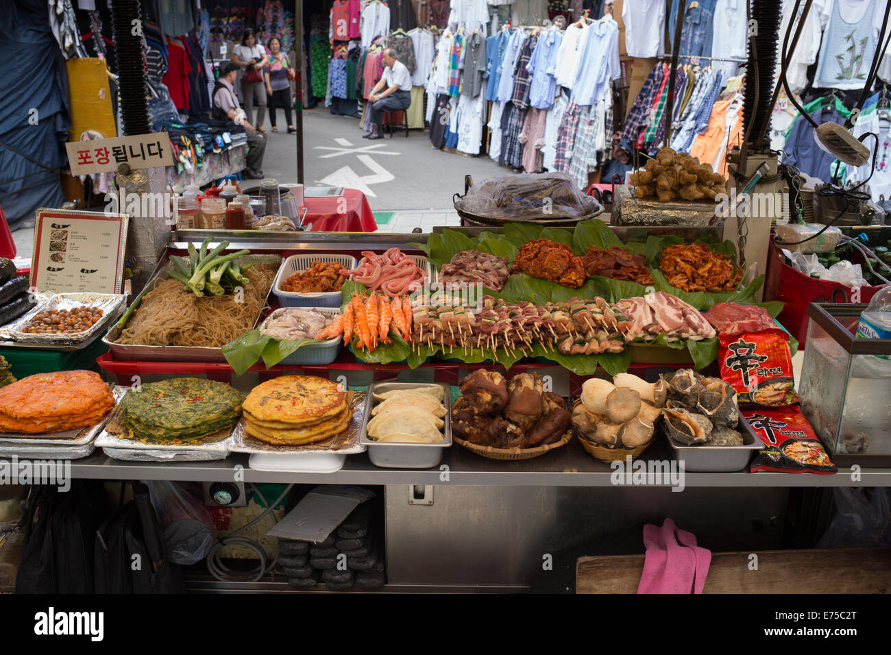 Namdaemun Market, Seoul South Korea Stock Photo - Alamy