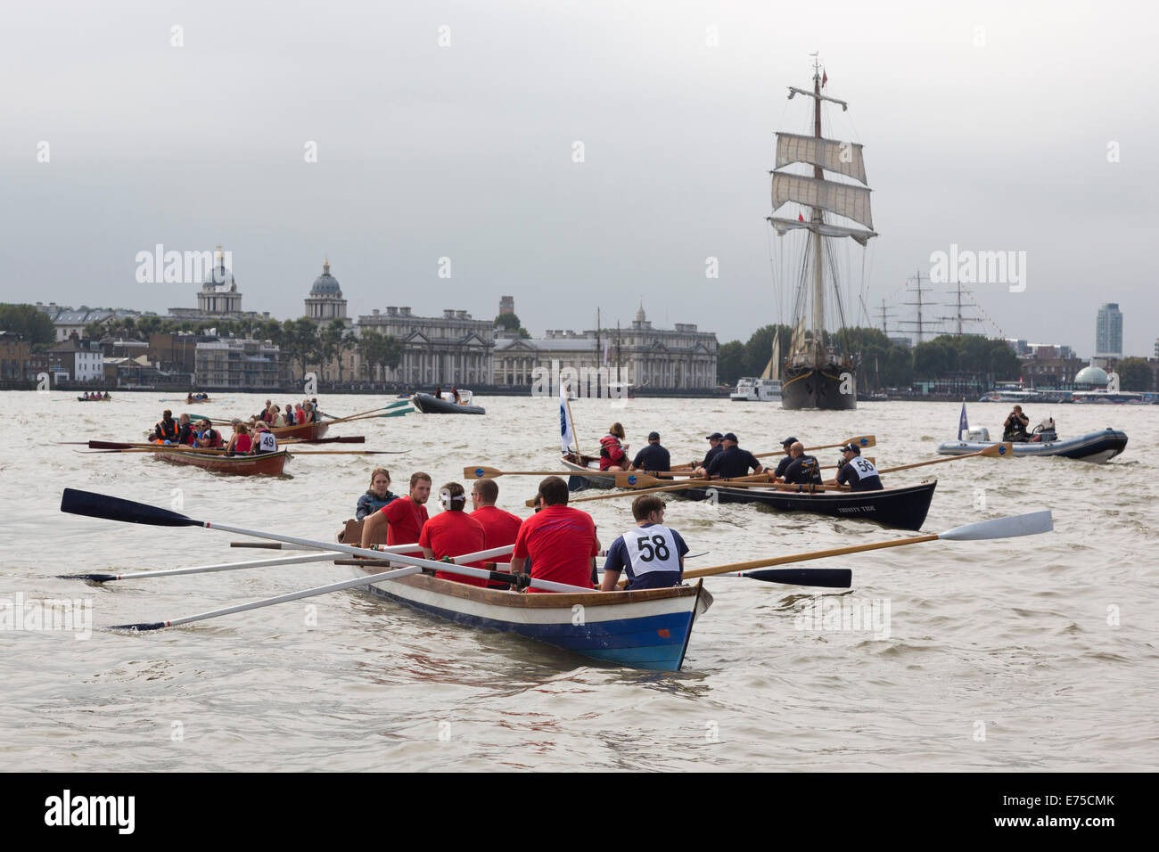 The flotilla of rowing boats having followed the Royal row barge ...