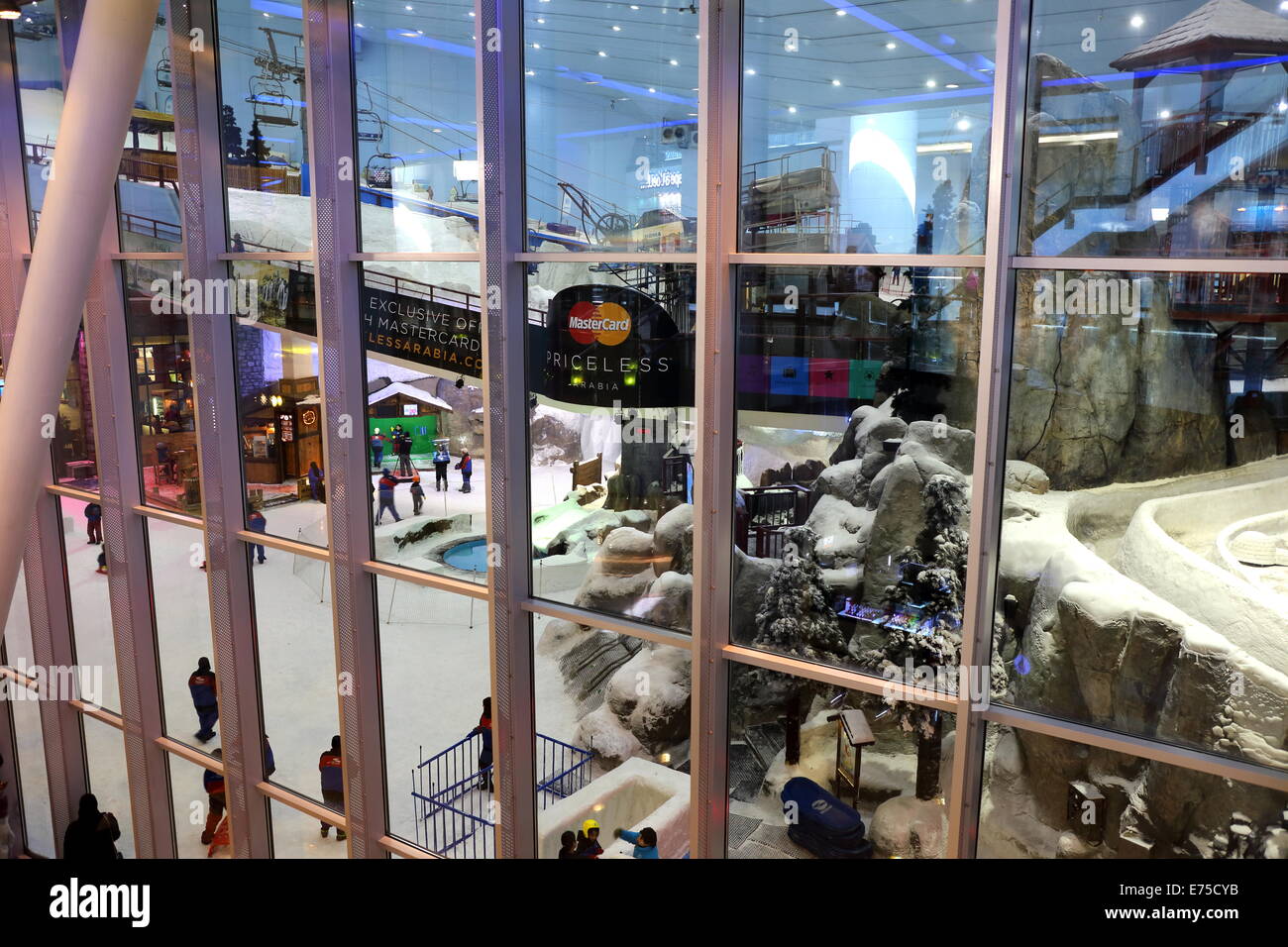 Ski Dubai, the indoor ski centre in the Mall of the Emirates, Dubai ...