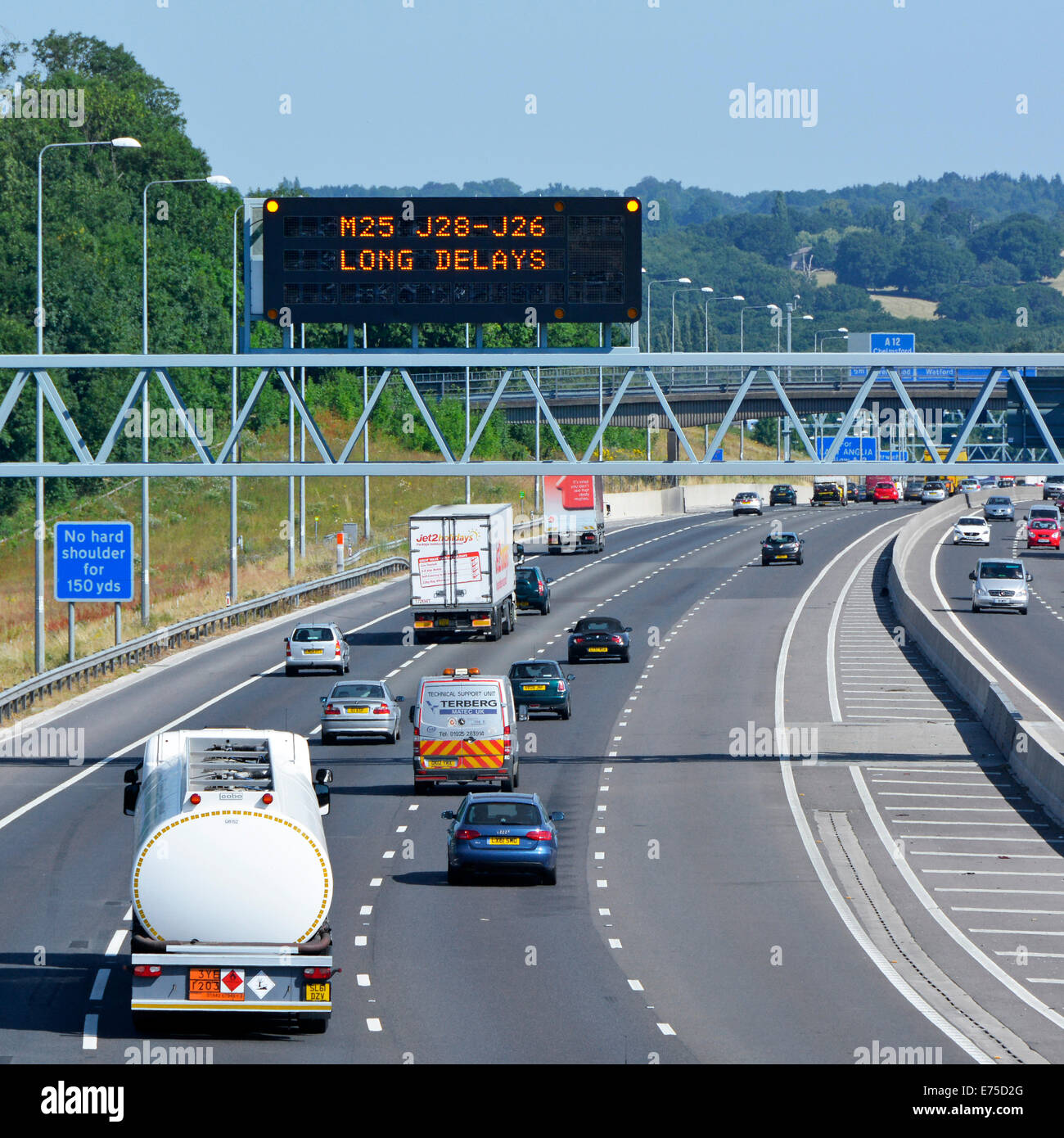 Motorway digital sign uk hi-res stock photography and images - Alamy