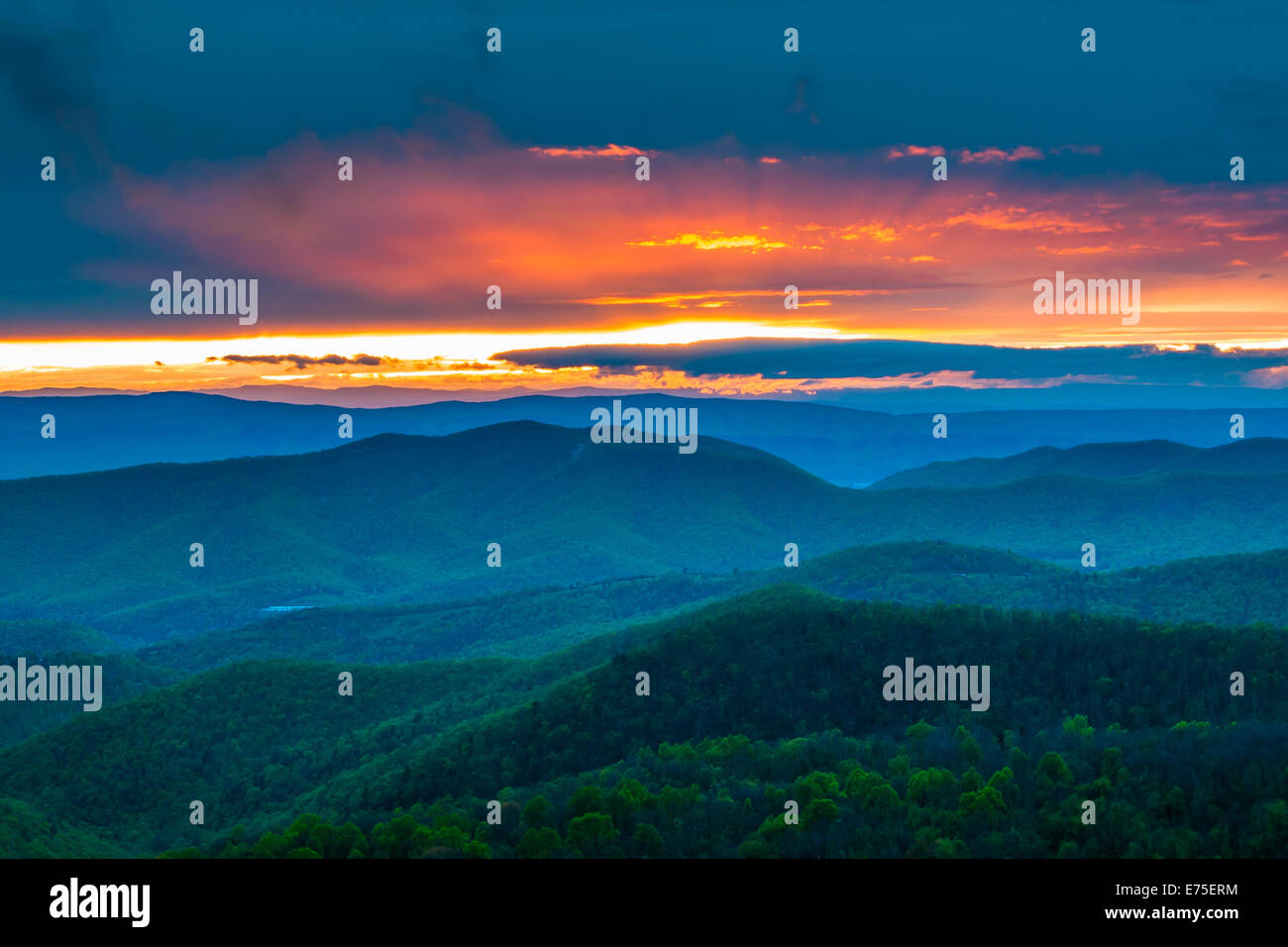 Colorful spring sunset over the Blue Ridge Mountains, seen from Skyline ...