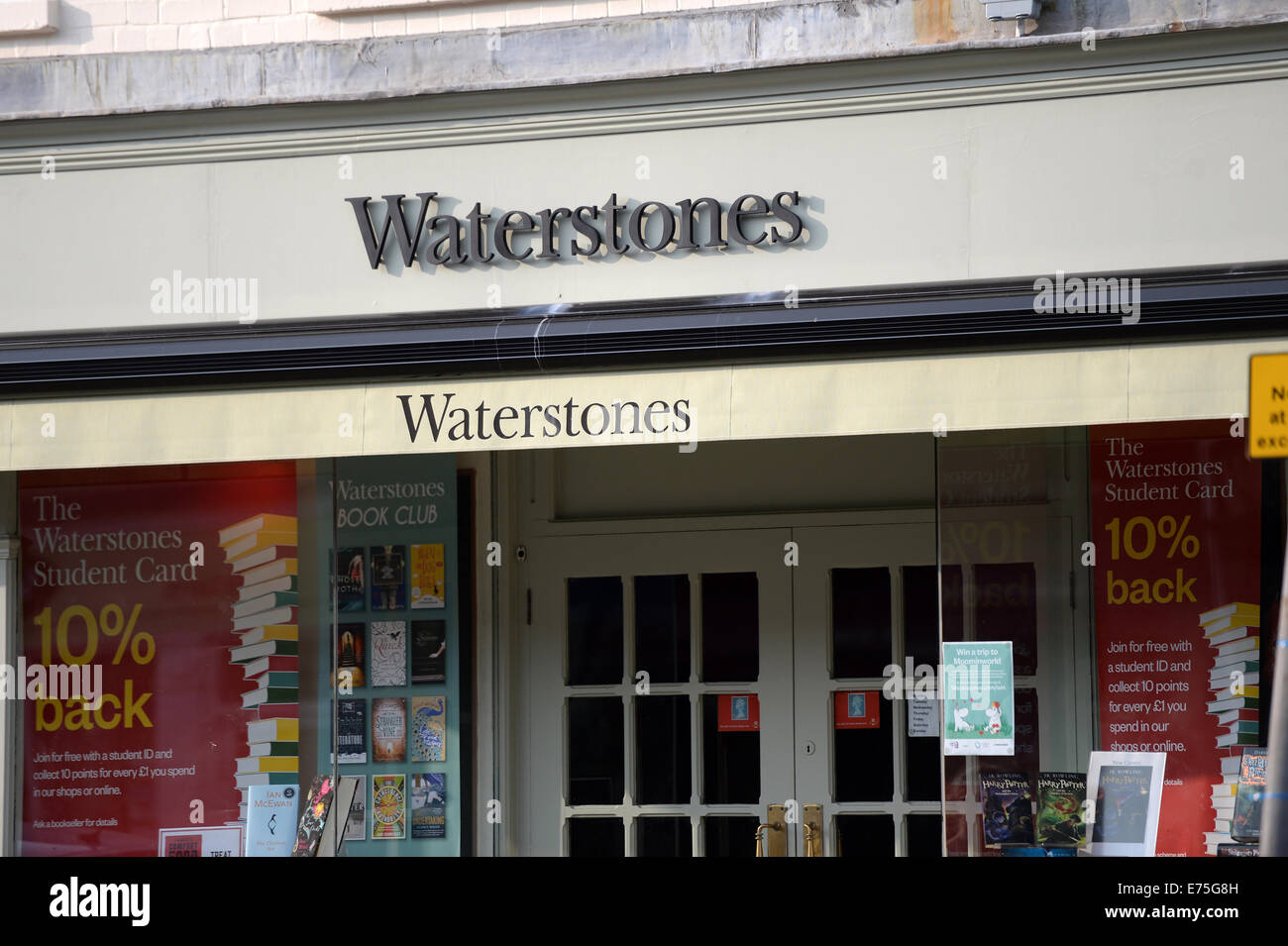 Waterstones window display hi-res stock photography and images - Alamy