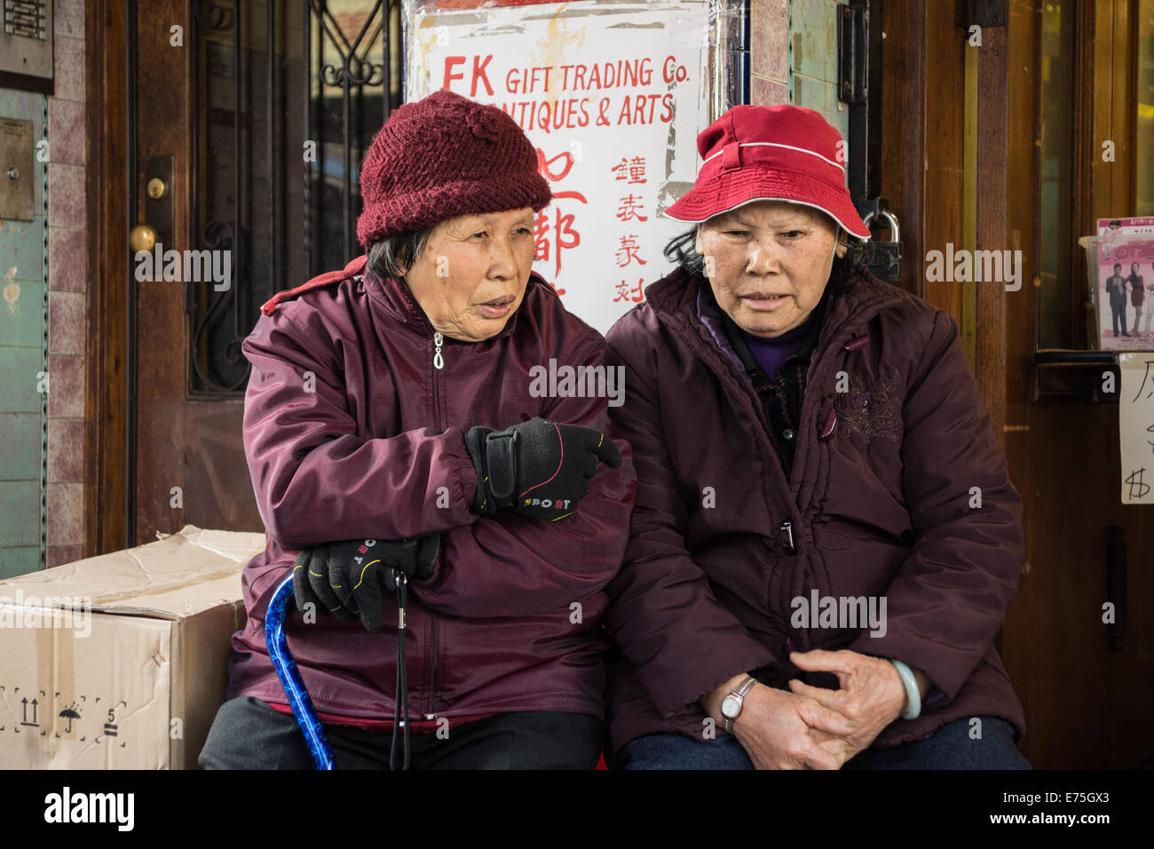 Two elderly women sitting and talking in Chinatown, San Francisco Stock ...