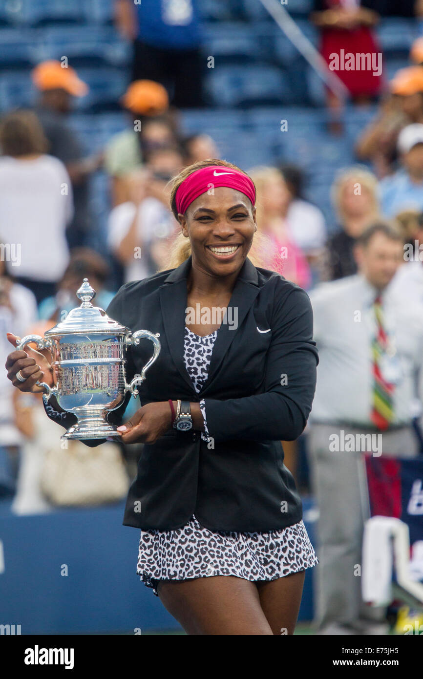 Serena williams grand slam trophy hi-res stock photography and images ...