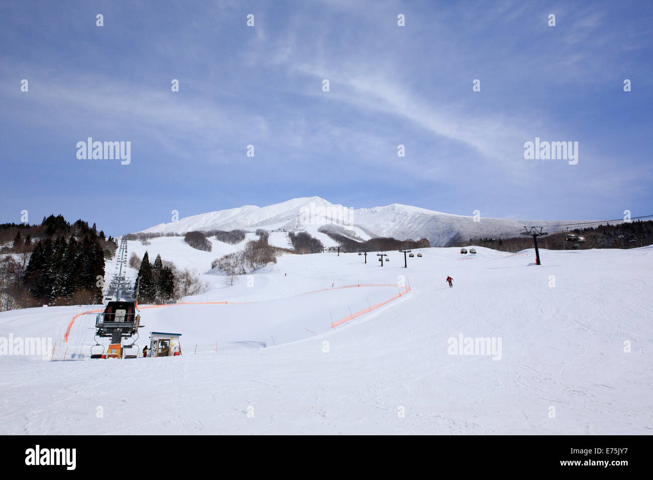 Japan ski mountain hi-res stock photography and images - Alamy