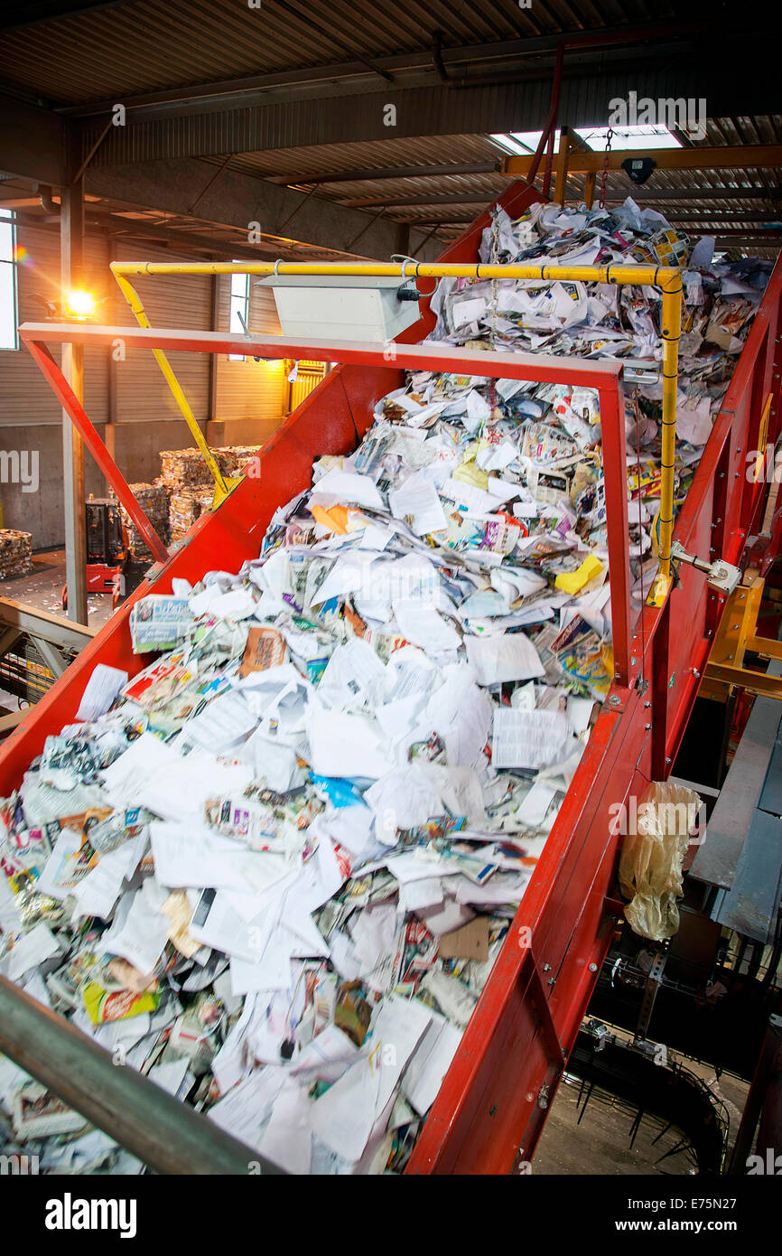 Processing waste material hi-res stock photography and images - Alamy
