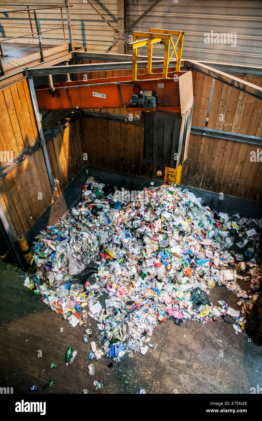 Processing waste material hi-res stock photography and images - Alamy