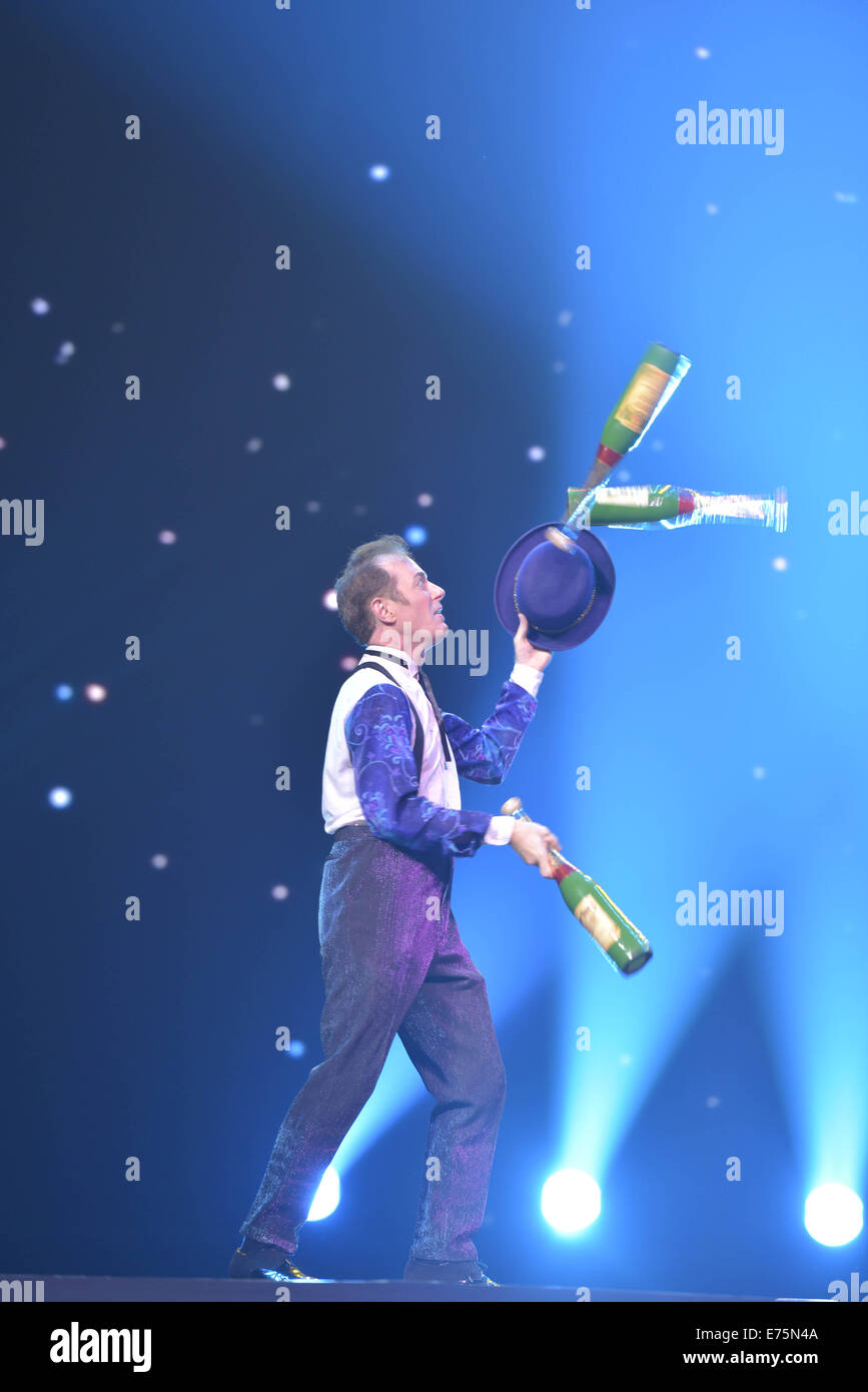 American magician hi-res stock photography and images - Alamy