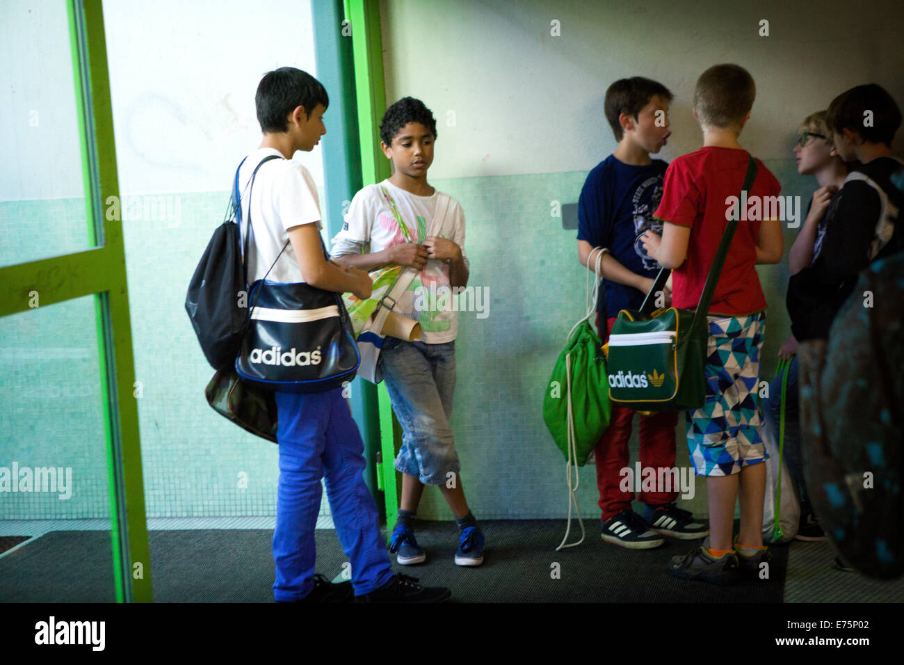 Primary school activities hi-res stock photography and images - Alamy