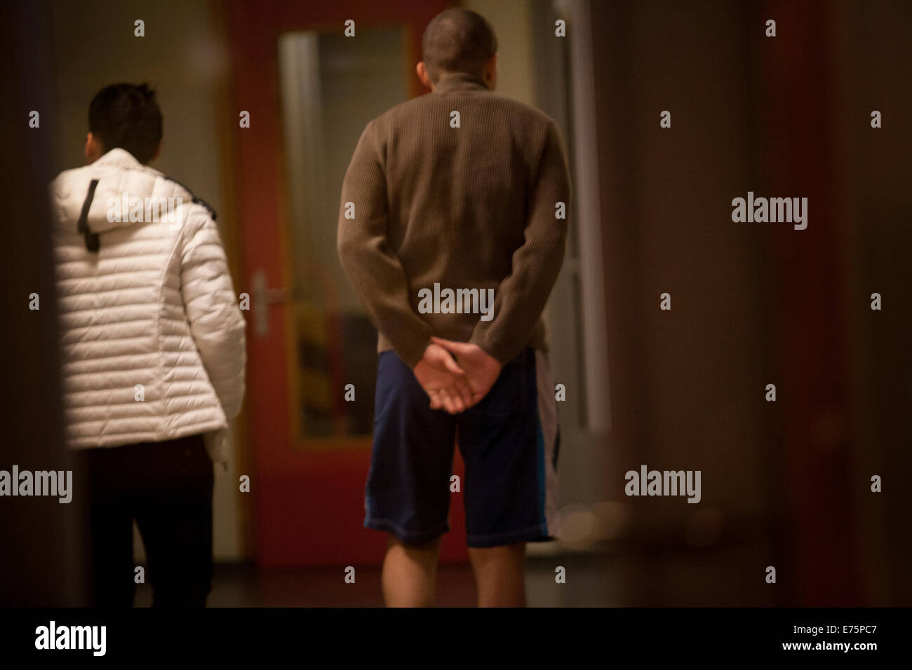 Mental patients at psychiatric hospital hi-res stock photography and ...