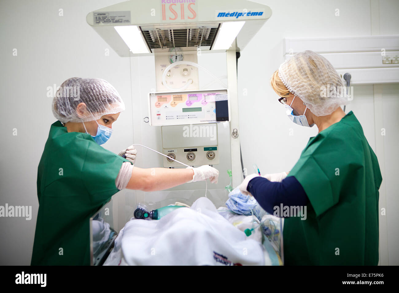 Resuscitation tables hi-res stock photography and images - Alamy