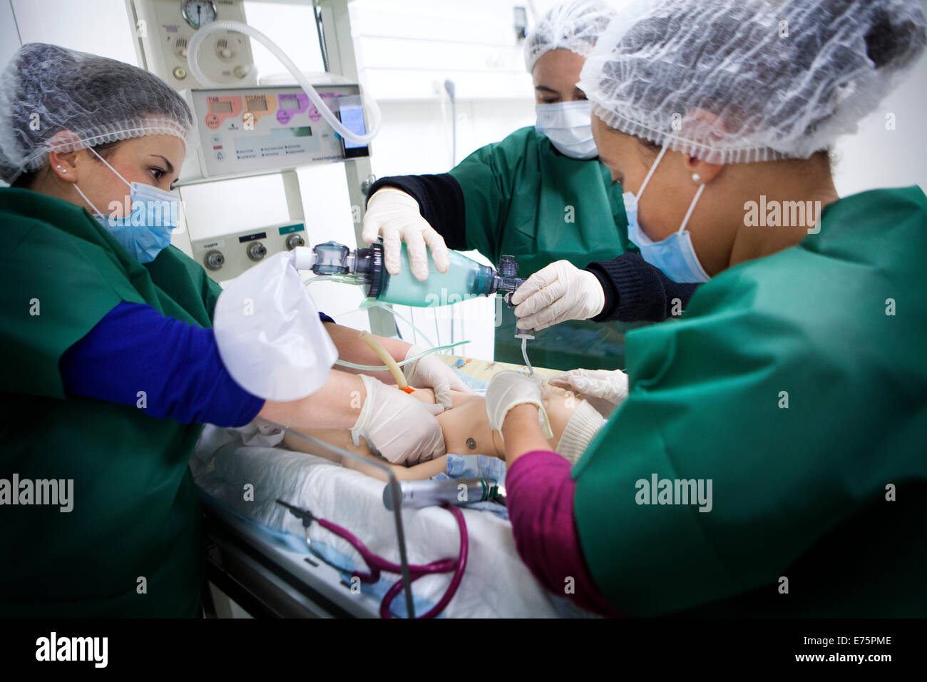 Birth breathing exercises midwife hi-res stock photography and images ...