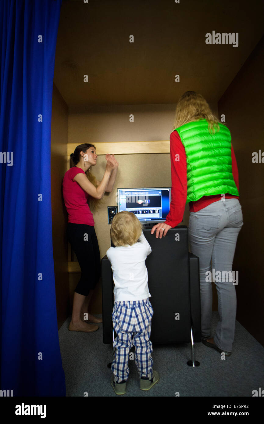 Baby brain research lab hi-res stock photography and images - Alamy