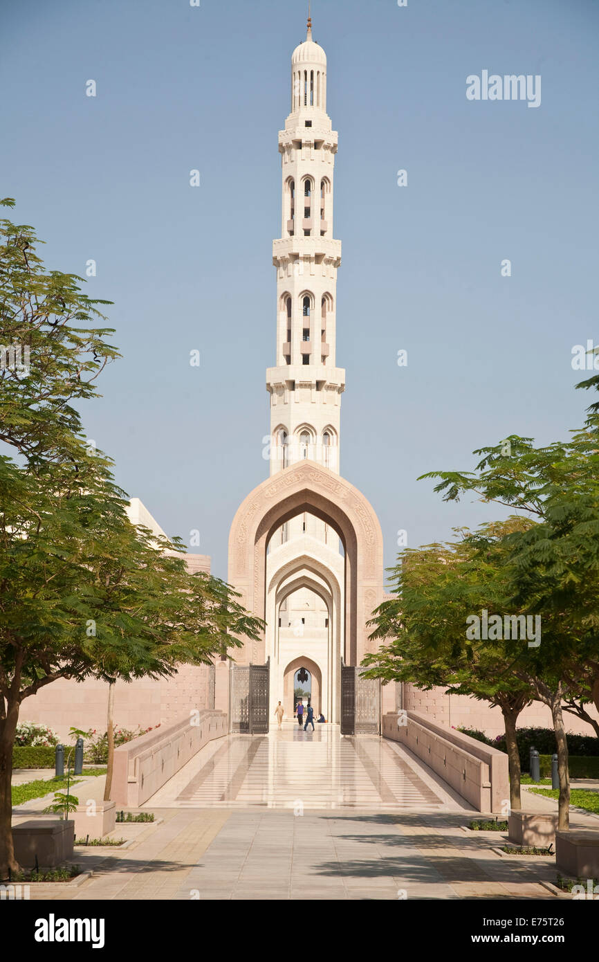 Minaret, Sultan Qaboos Grand Mosque, Muscat, Oman Stock Photo - Alamy