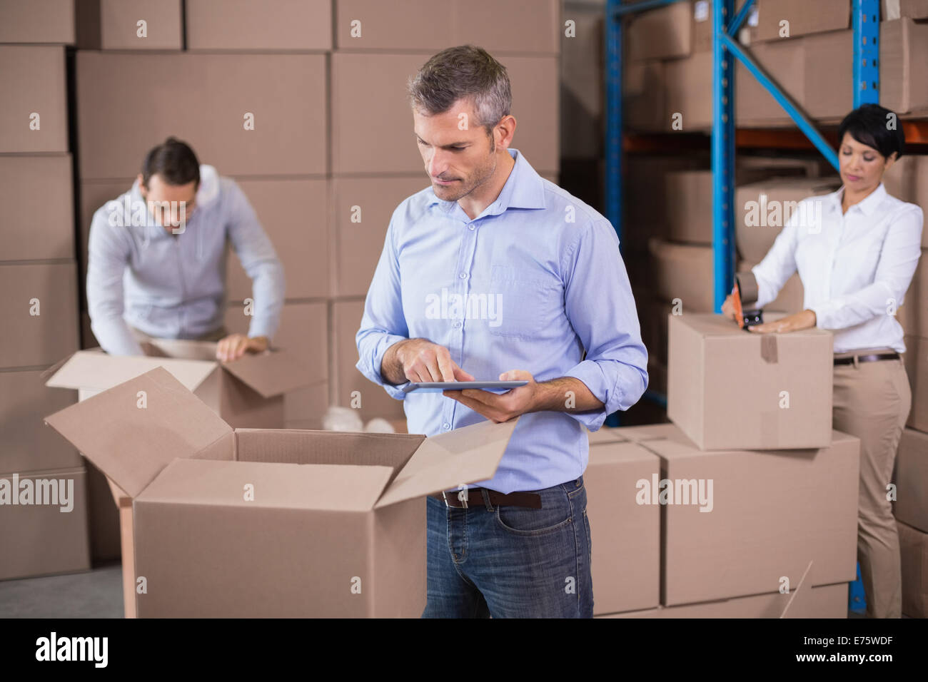 Packing up boxes hi-res stock photography and images - Alamy