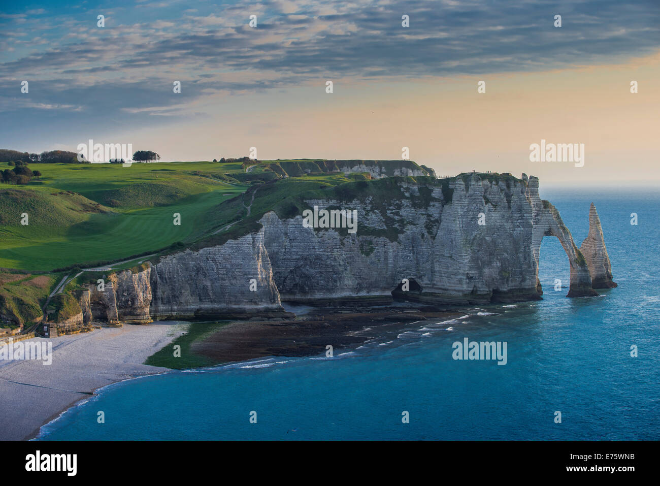 Rock arch, coast with chalk cliffs, Étretat, Normandy, France Stock ...