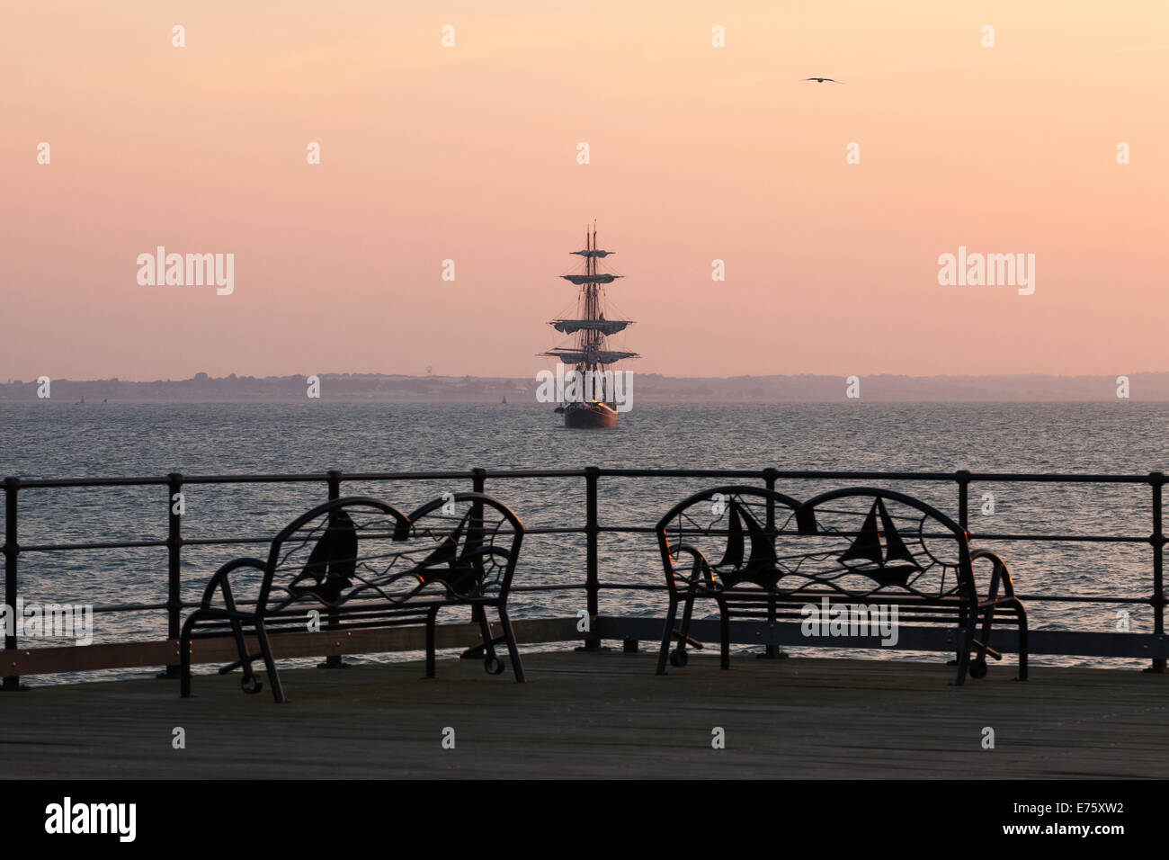 Southend pier hi-res stock photography and images - Alamy