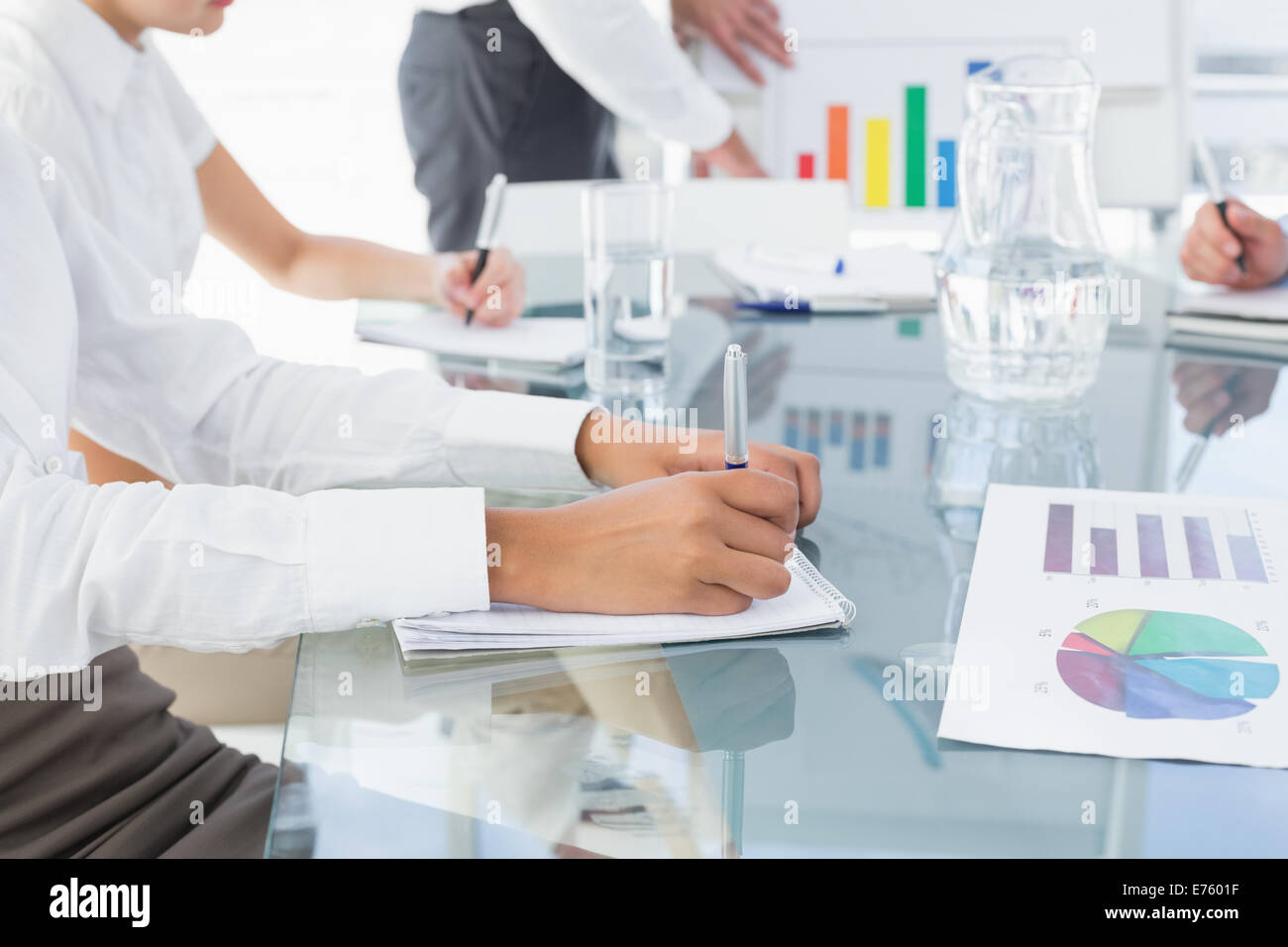 Business woman writing hi-res stock photography and images - Alamy