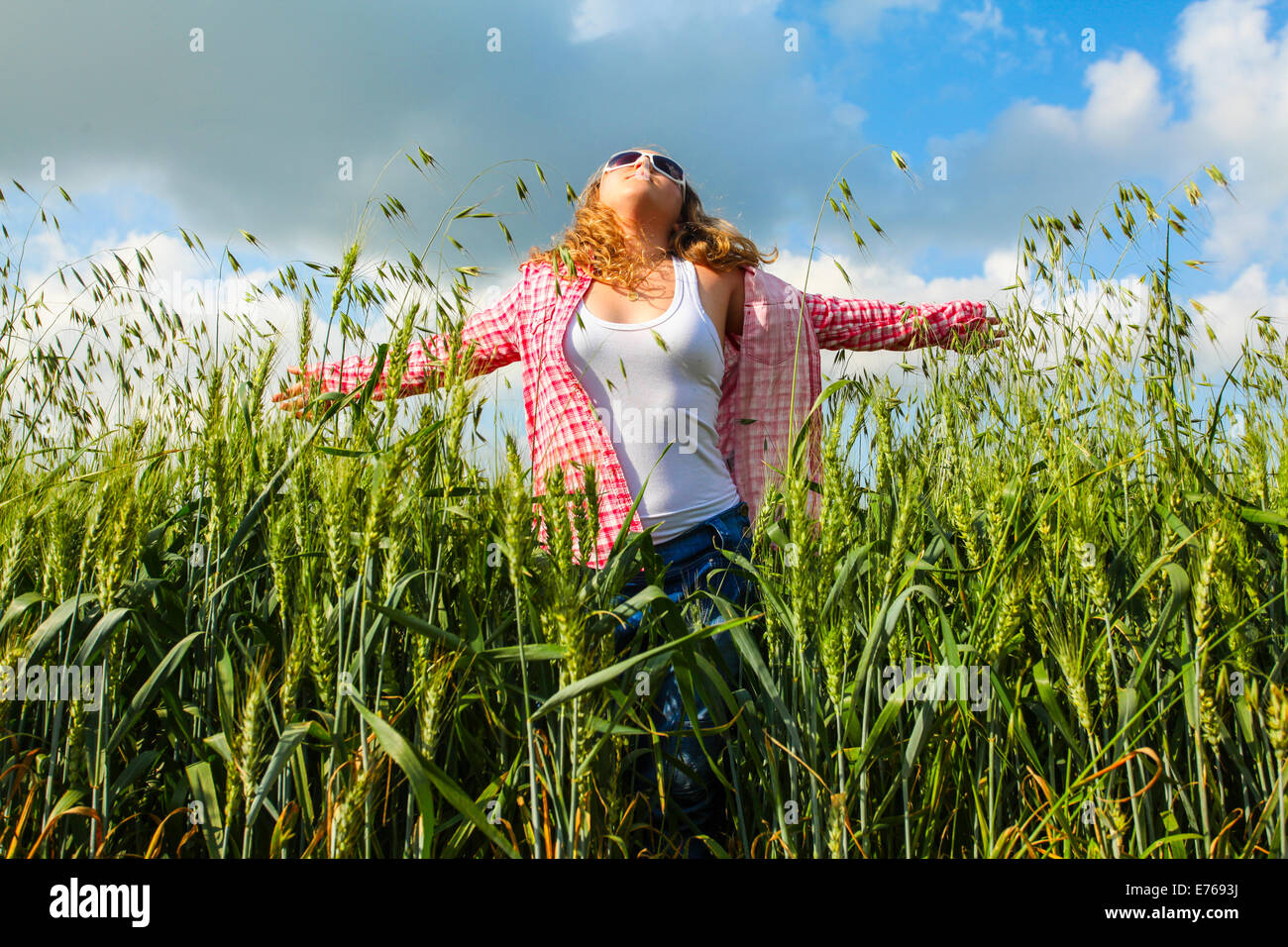 Portrait Of A 16 Year Old Teen Girl In A Wheat Field Model Released portrait-of-a-16-year-old-teen-girl-in-a-wheat-field-model-released