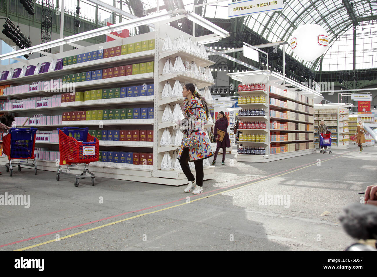 Paris Fashion Week Womenswear Fall/Winter 2014-2015 - Chanel Shopping ...