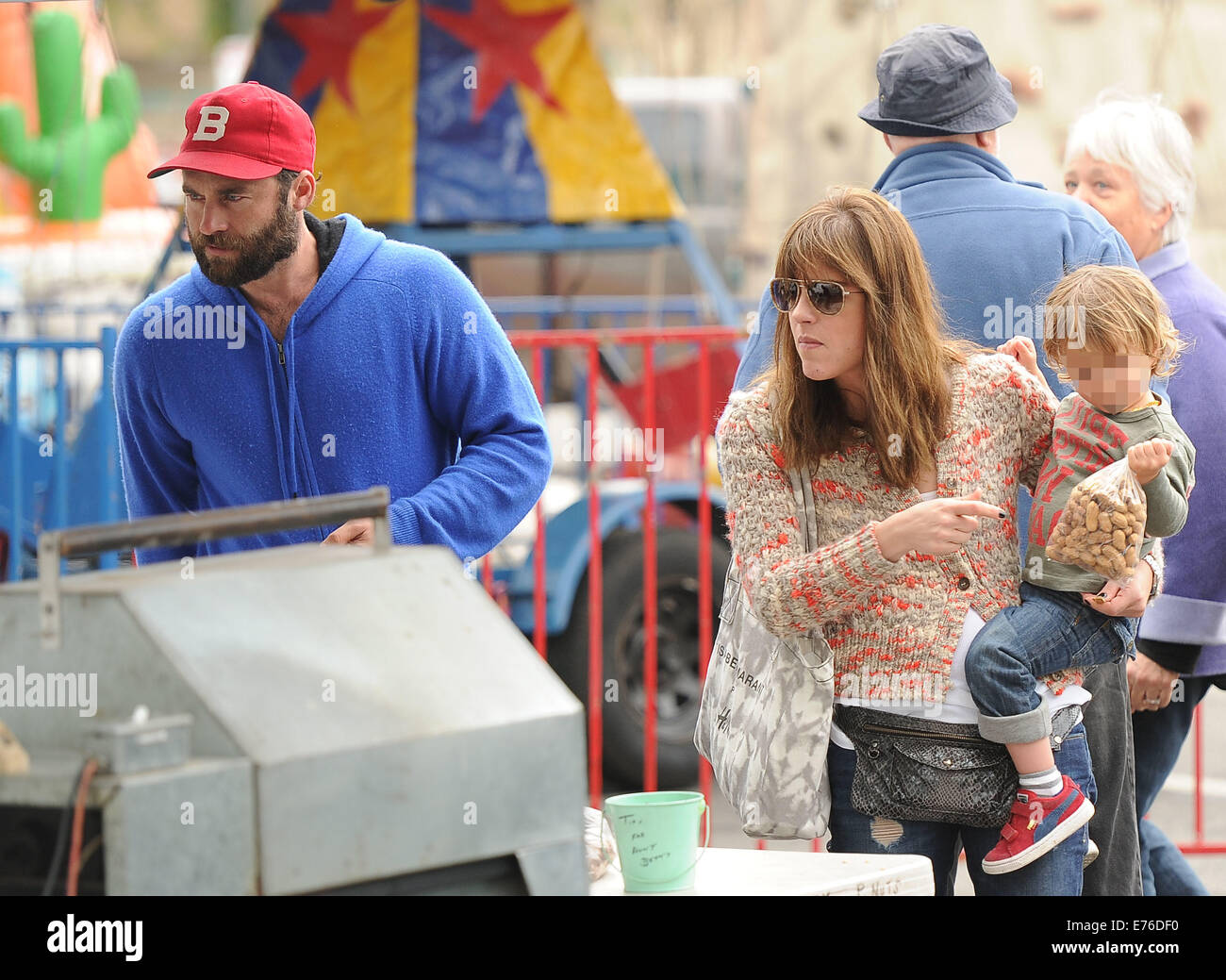 Selma Blair and Jason Bleick take their son, Arthur to the Farmers ...